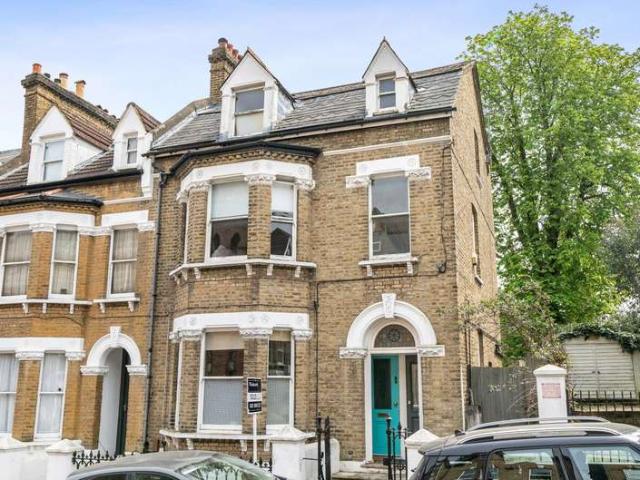 3 Bedroom Maisonette Flat