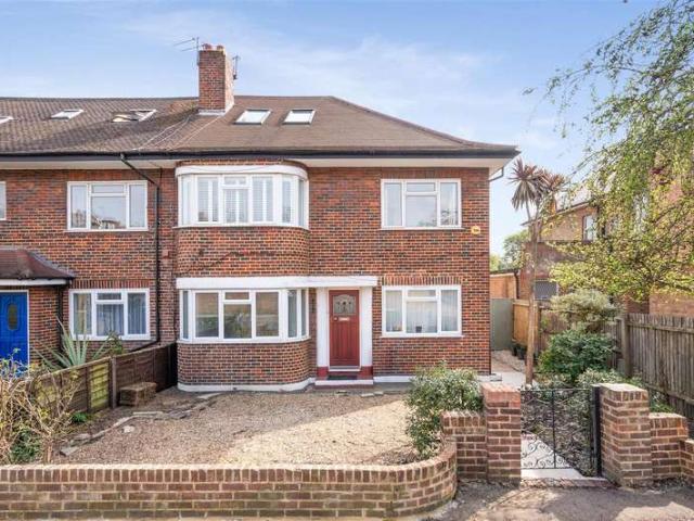 3 Bedroom Maisonette Flat