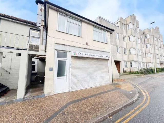 3 Bedroom Maisonette Flat