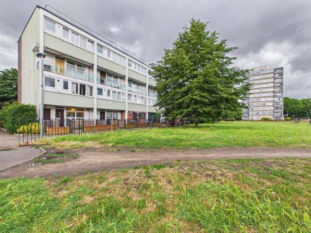 3 Bedroom Maisonette Flat