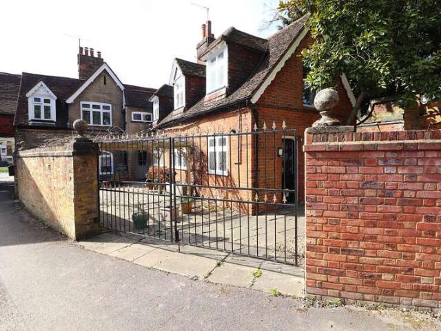 3 Bedroom Maisonette Flat