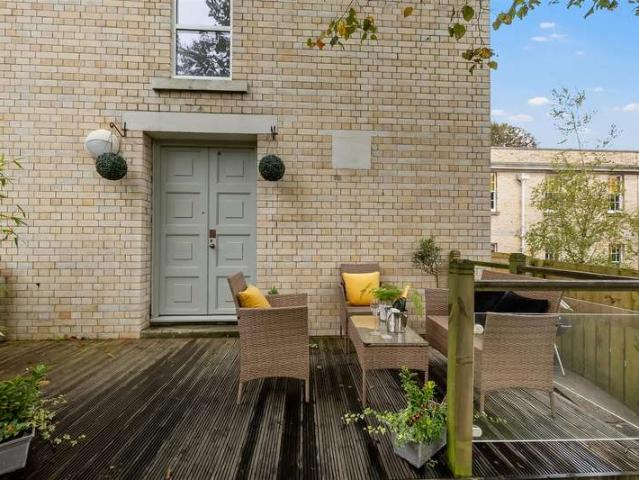 3 Bedroom Maisonette Flat