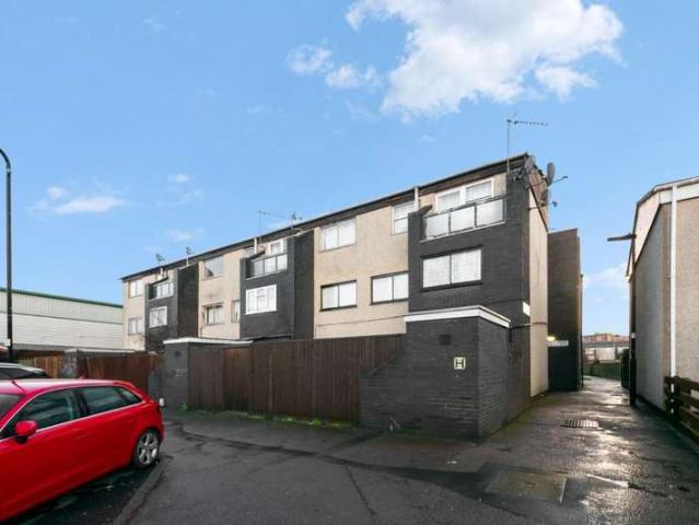 3 Bedroom Maisonette Flat