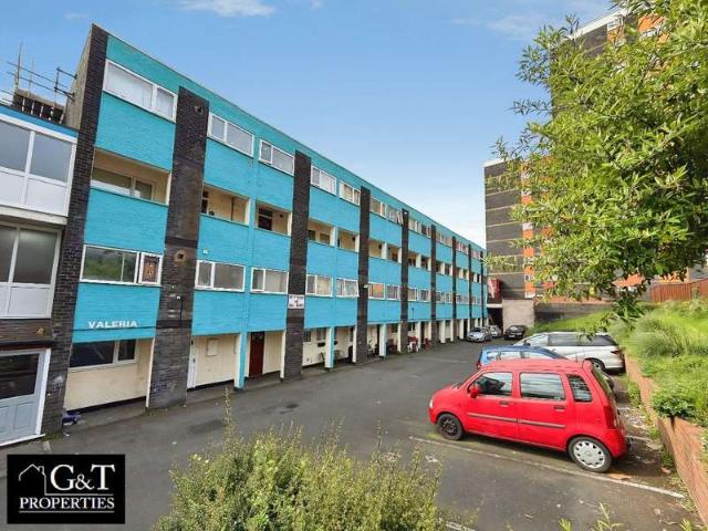 3 Bedroom Maisonette Flat