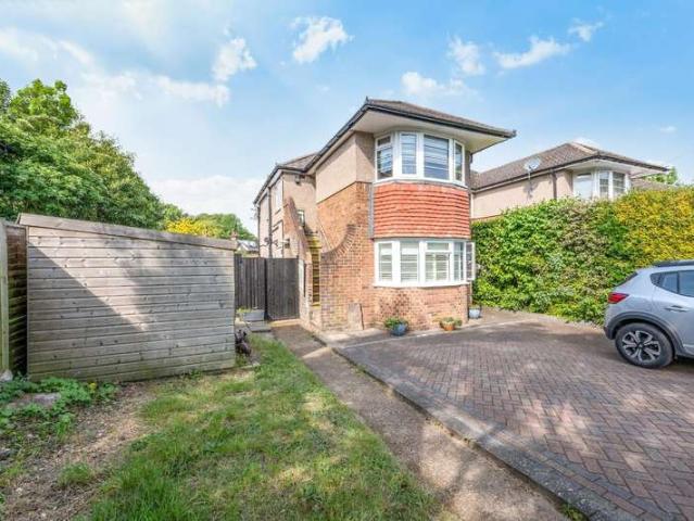 3 Bedroom Maisonette Flat