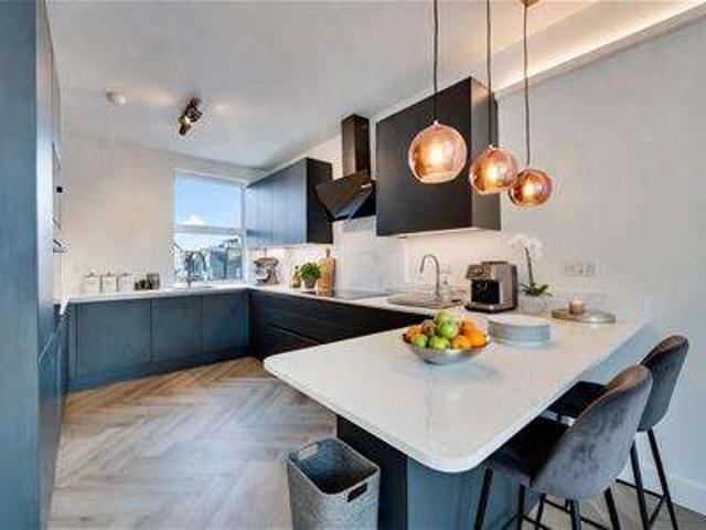 3 Bedroom Maisonette Flat