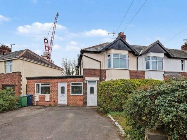 3 Bedroom Maisonette Flat