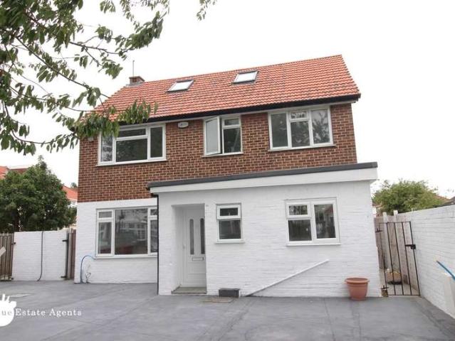 3 Bedroom Maisonette Flat