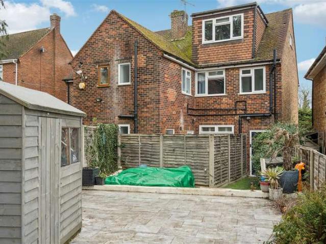 3 Bedroom Maisonette Flat