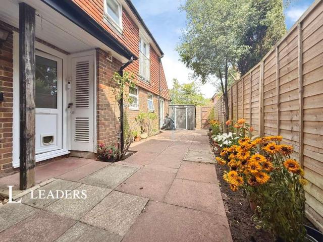 3 Bedroom Maisonette Flat