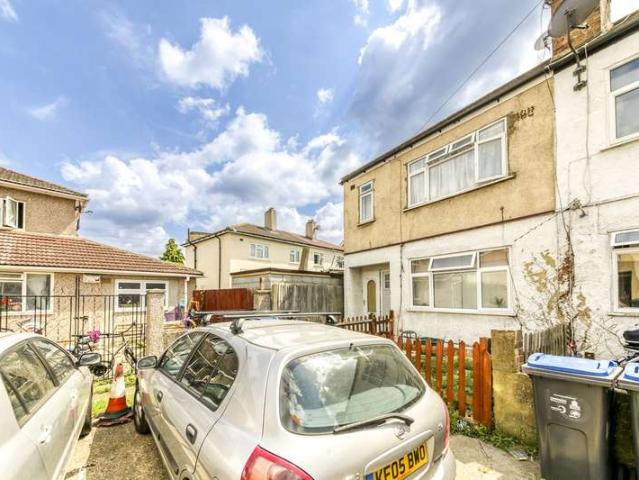 3 Bedroom Maisonette Flat