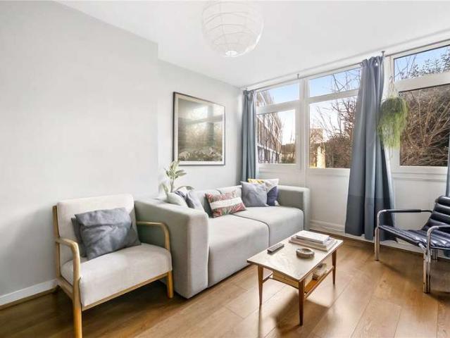 3 Bedroom Maisonette Flat