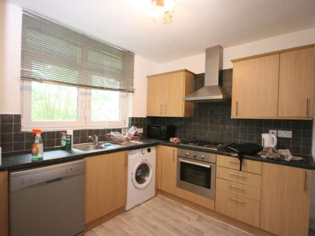 3 Bedroom Maisonette Flat