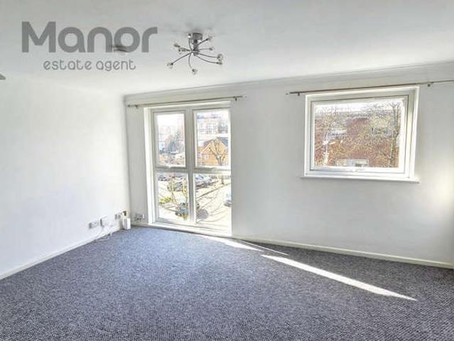 3 Bedroom Maisonette Flat