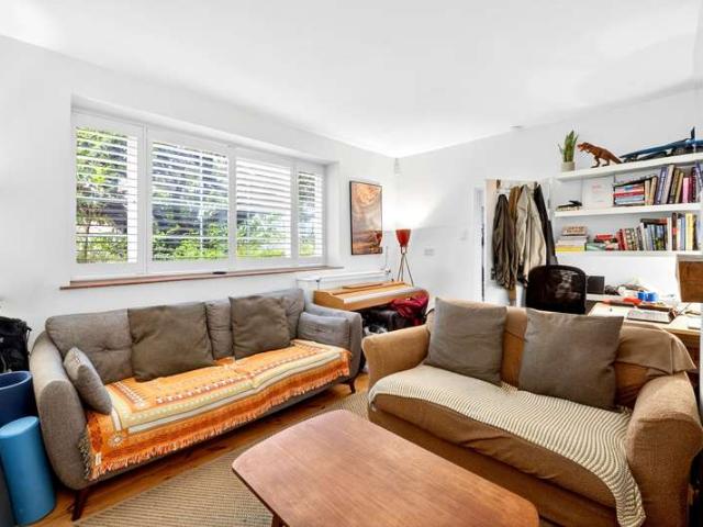 3 Bedroom Maisonette Flat