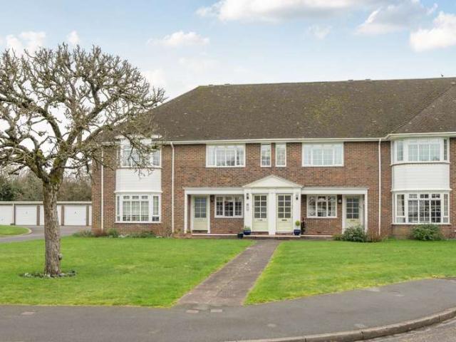 3 Bedroom Maisonette Flat