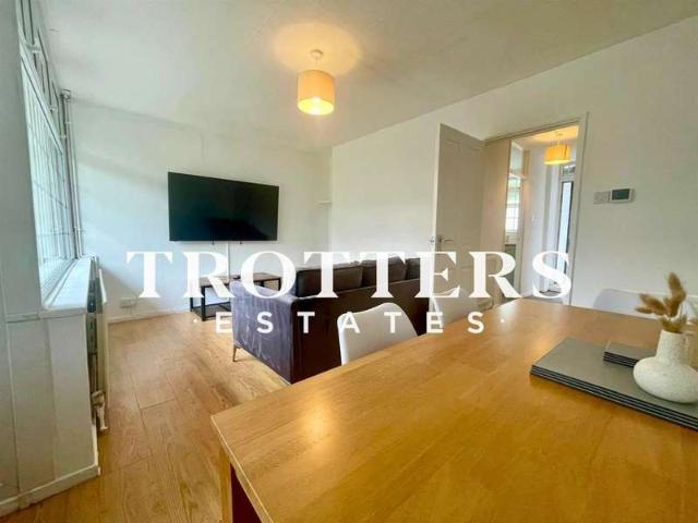 3 Bedroom Maisonette Flat