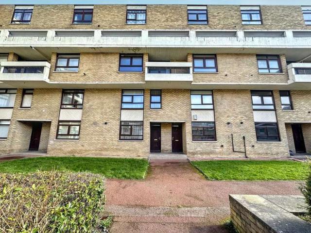 3 Bedroom Maisonette Flat