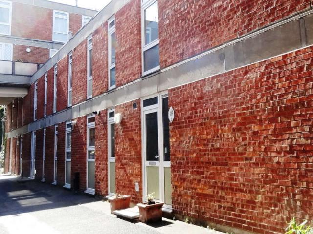 3 Bedroom Maisonette Flat