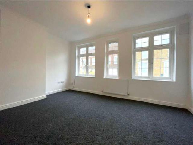 3 Bedroom Maisonette Flat