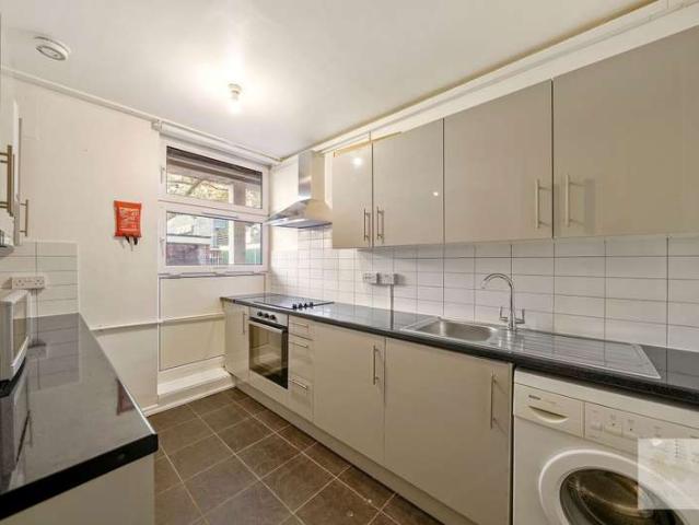 3 Bedroom Maisonette Flat