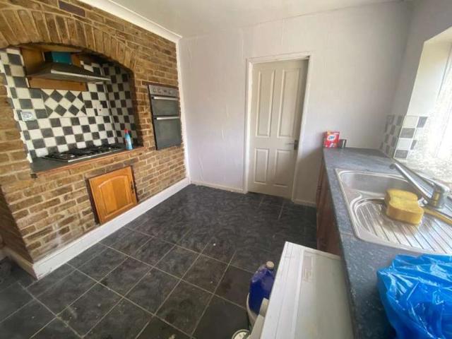 3 Bedroom Maisonette Flat