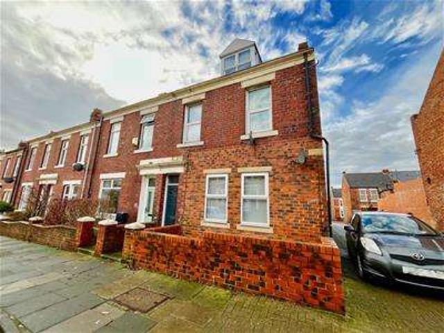 3 Bedroom Maisonette Flat