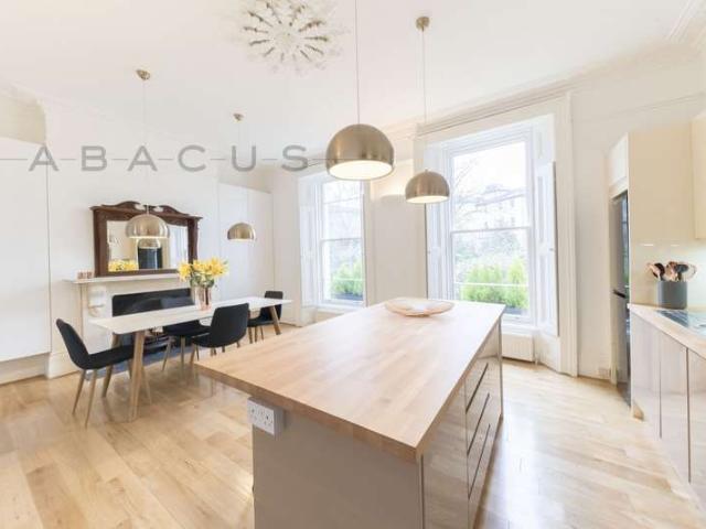 3 Bedroom Maisonette Flat