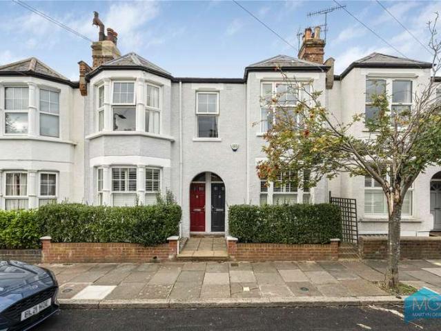 3 Bedroom Maisonette Flat