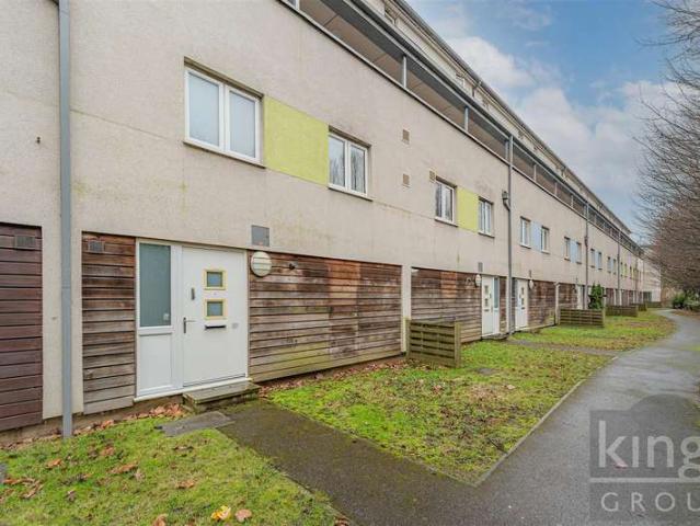 3 Bedroom Maisonette Flat