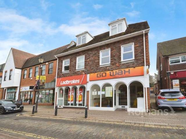 3 Bedroom Maisonette Flat