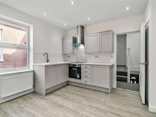 3 Bedroom Maisonette Flat