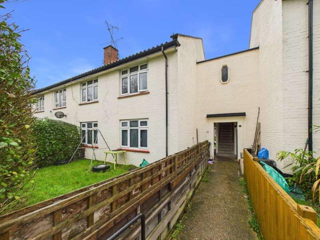 3 Bedroom Maisonette Flat