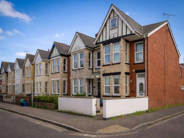 3 Bedroom Maisonette Flat