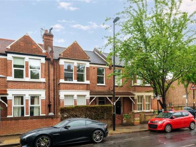 3 Bedroom Maisonette Flat