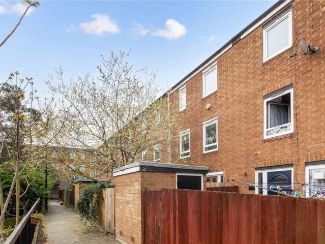 3 Bedroom Maisonette Flat