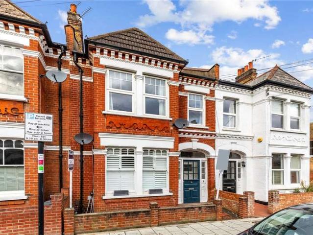 3 Bedroom Maisonette Flat