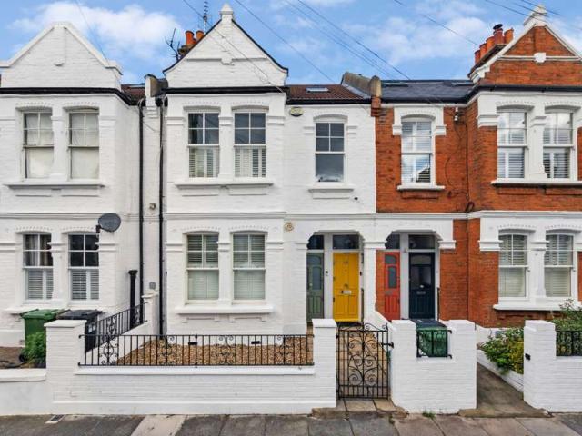 5 Bedroom Detached House