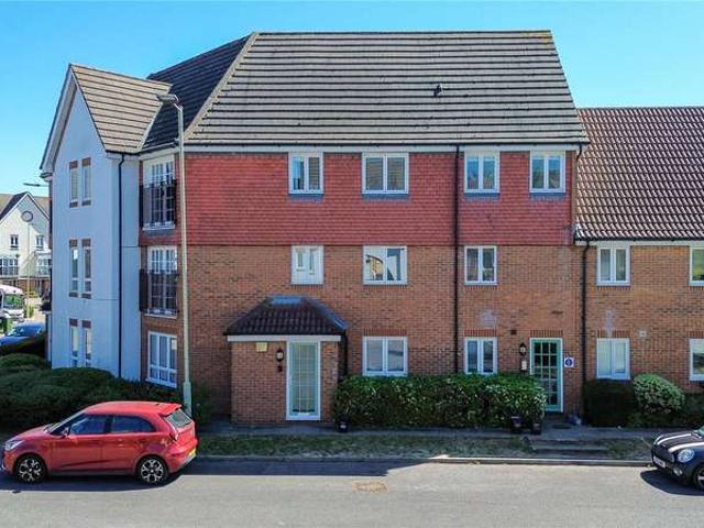 3 Bedroom Maisonette Flat