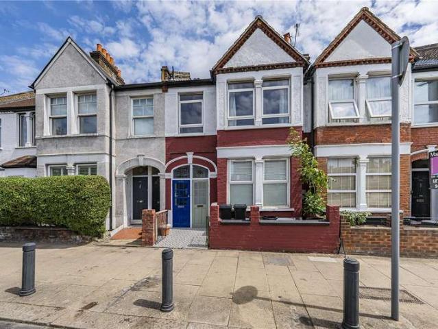 3 Bedroom Maisonette Flat
