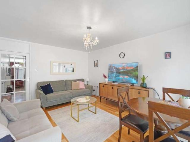 3 Bedroom Maisonette Flat
