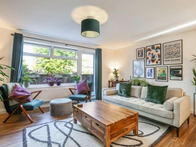 3 Bedroom Maisonette Flat