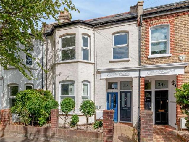 3 Bedroom Maisonette Flat