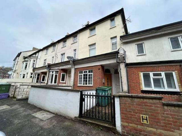 3 Bedroom Maisonette Flat