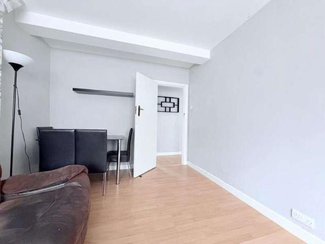 3 Bedroom Maisonette Flat
