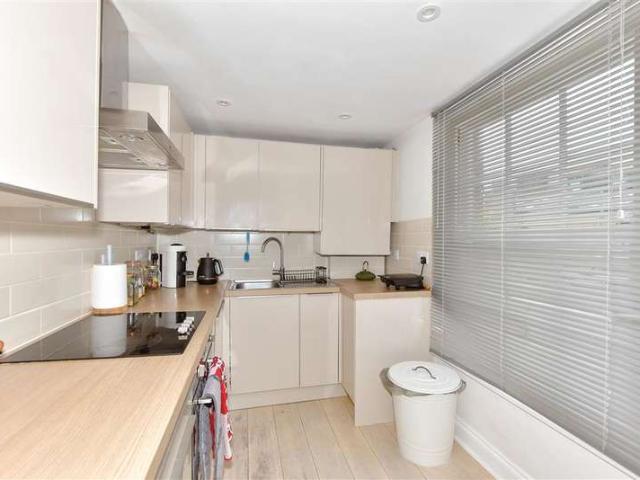 3 Bedroom Maisonette Flat