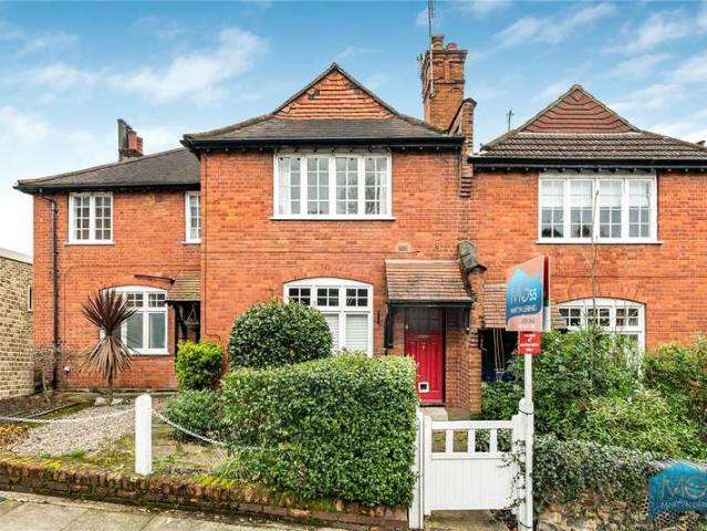 3 Bedroom Maisonette Flat