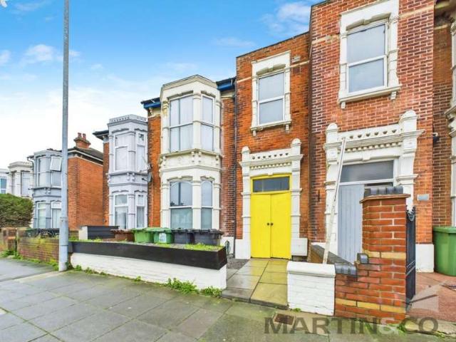 3 Bedroom Maisonette Flat