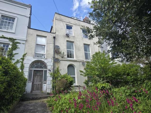 3 Bedroom Maisonette Flat
