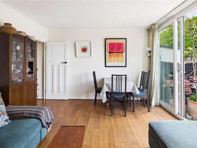 3 Bedroom Maisonette Flat
